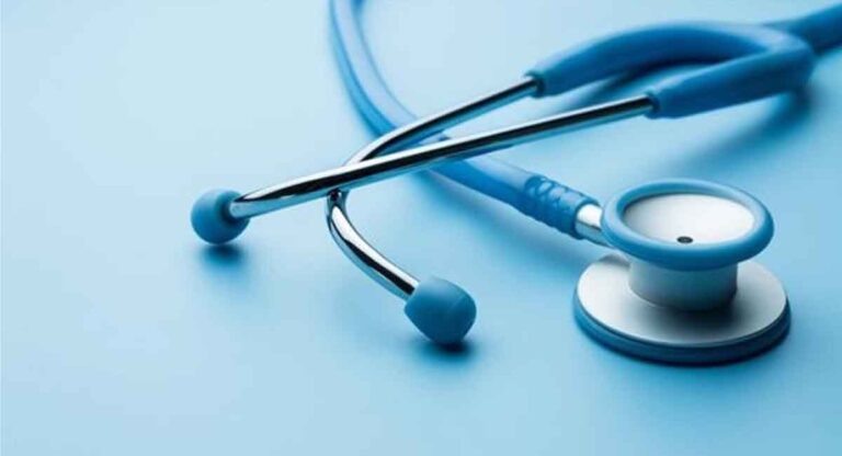 Doctor assaulted at Bidar hospital, medical staff launch protest